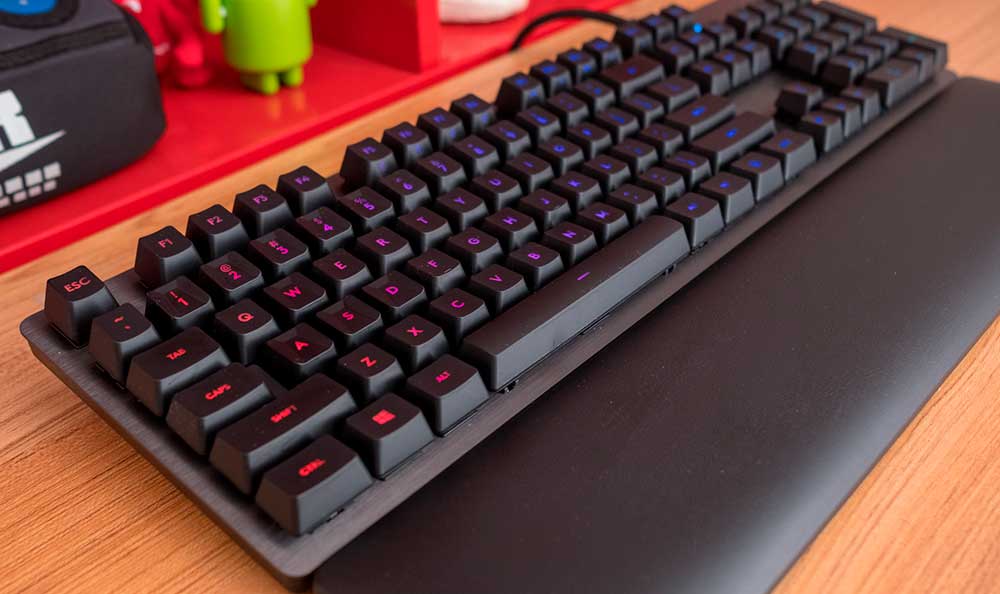 Logitech G513 Carbon Teclado Mecánico RGB | BGAMER.PRO